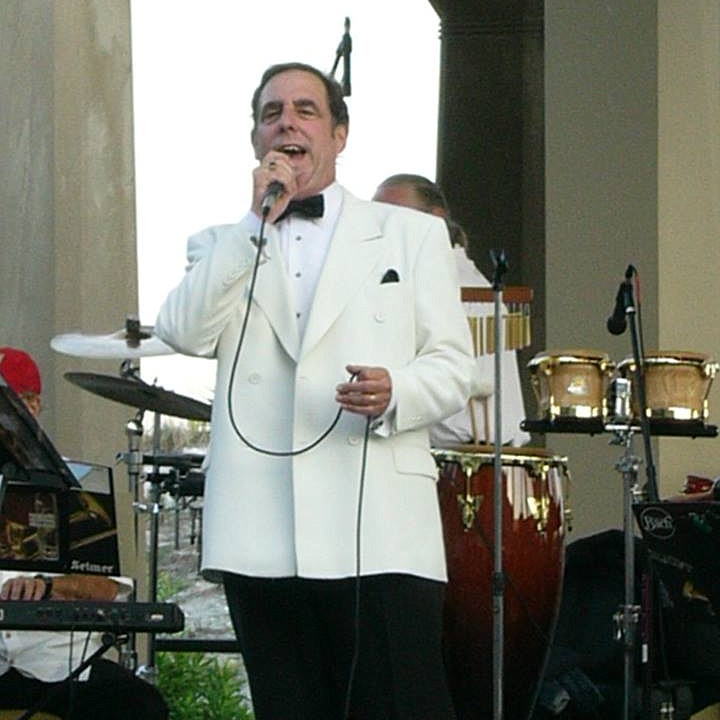 'The Singing Lifeguard' to perform at Brighton Park - DownBeach