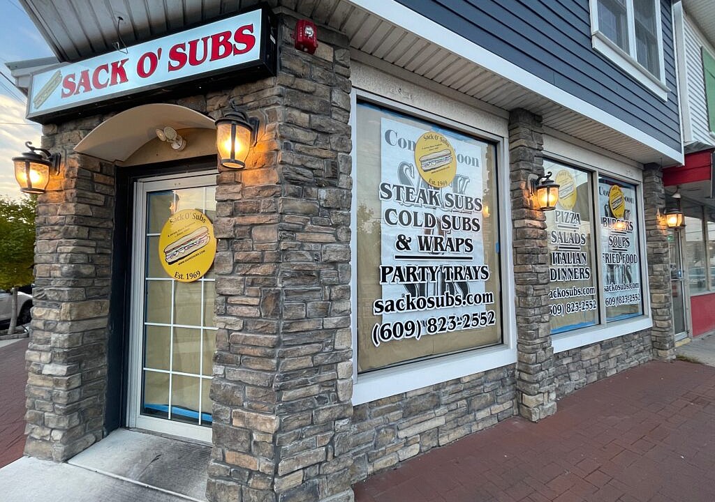 Fuzzy's back at the Mother Ship' Sack O'Subs in Ventnor - DownBeach