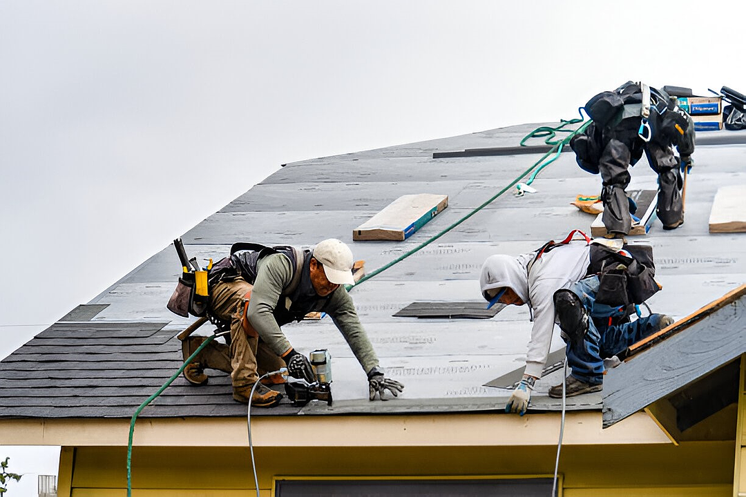 How Professional Roofing Contractors Prevent a Home from Storm Damage ...