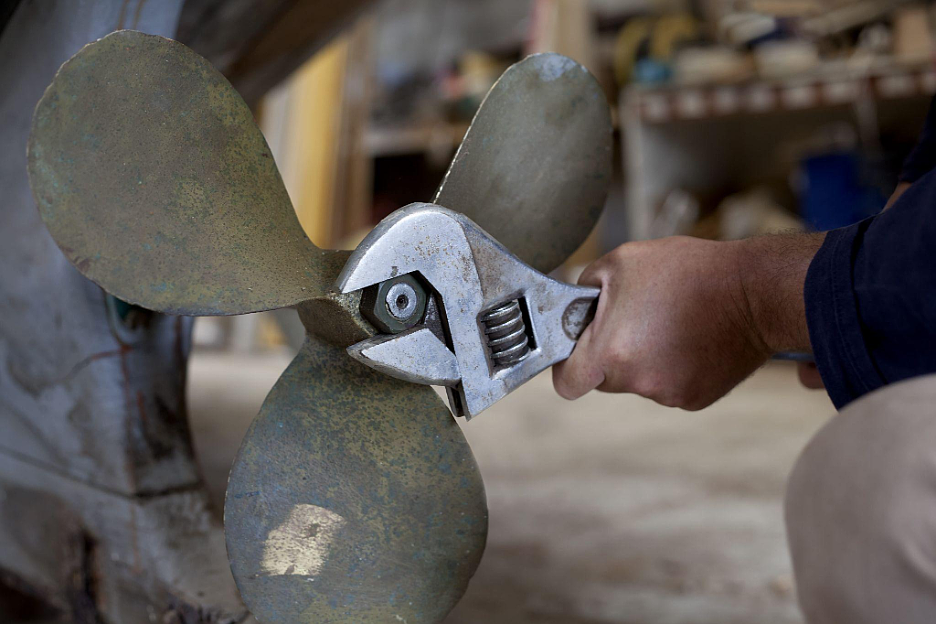 Why is Timely Boat Propeller Repair Important? - Breaking AC