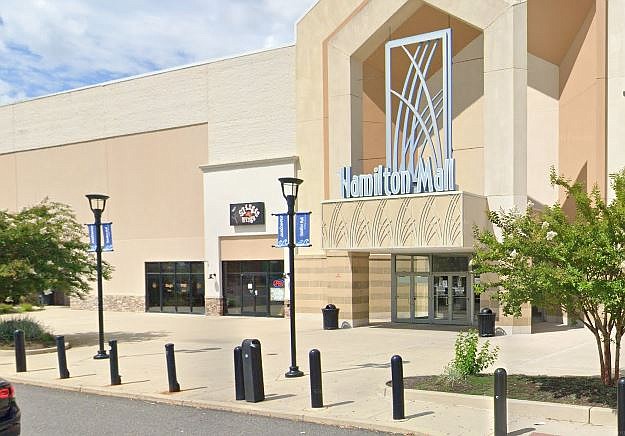 Teens burglarized Hamilton Mall, police say - Breaking AC
