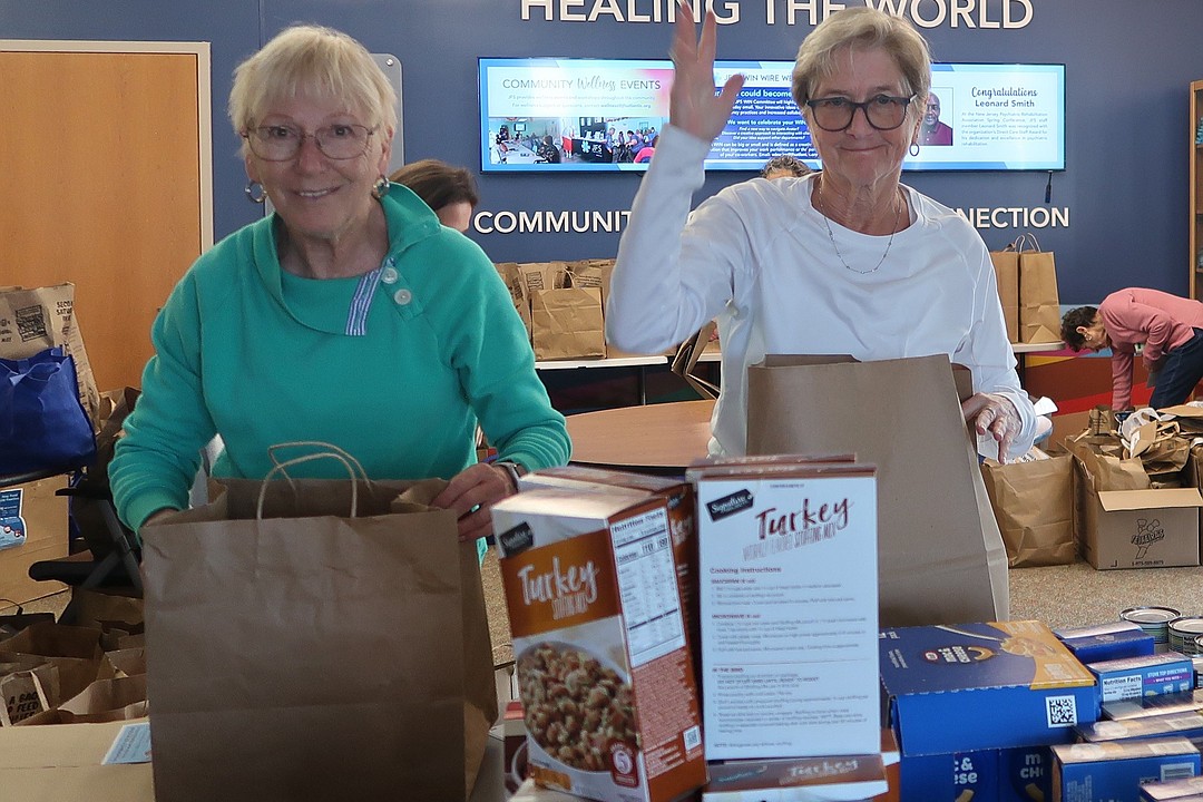 Jewish Family Services and donors help feed 675 for Thanksgiving ...