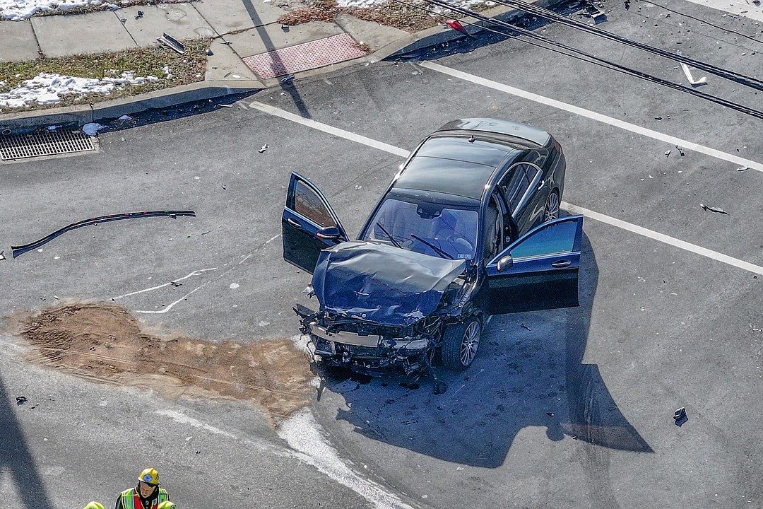 2-car crash on Friday that injured 3 people remains under investigation ...