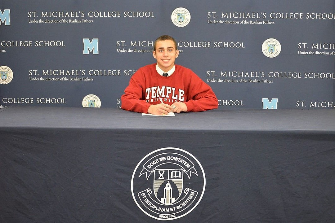 18-year-old Temple student who fell off light pole during Eagles ...