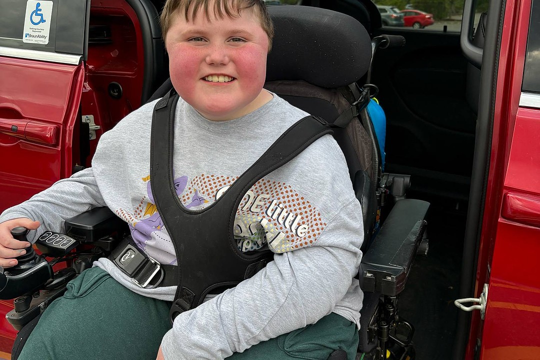 Gift of special van means freedom for EHT boy - Breaking AC