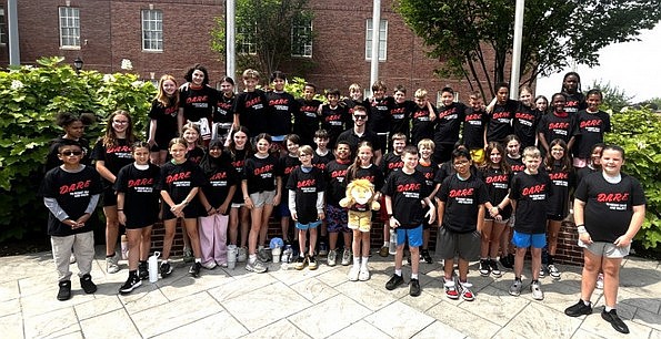 York Avenue 5th graders celebrate DARE Program graduation - North Penn Now