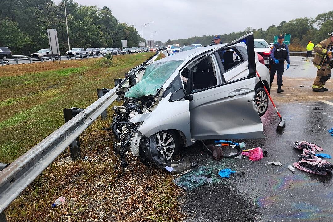 UPDATE: Drivers seriously injured in Atlantic City Expressway head-on crash - Breaking AC