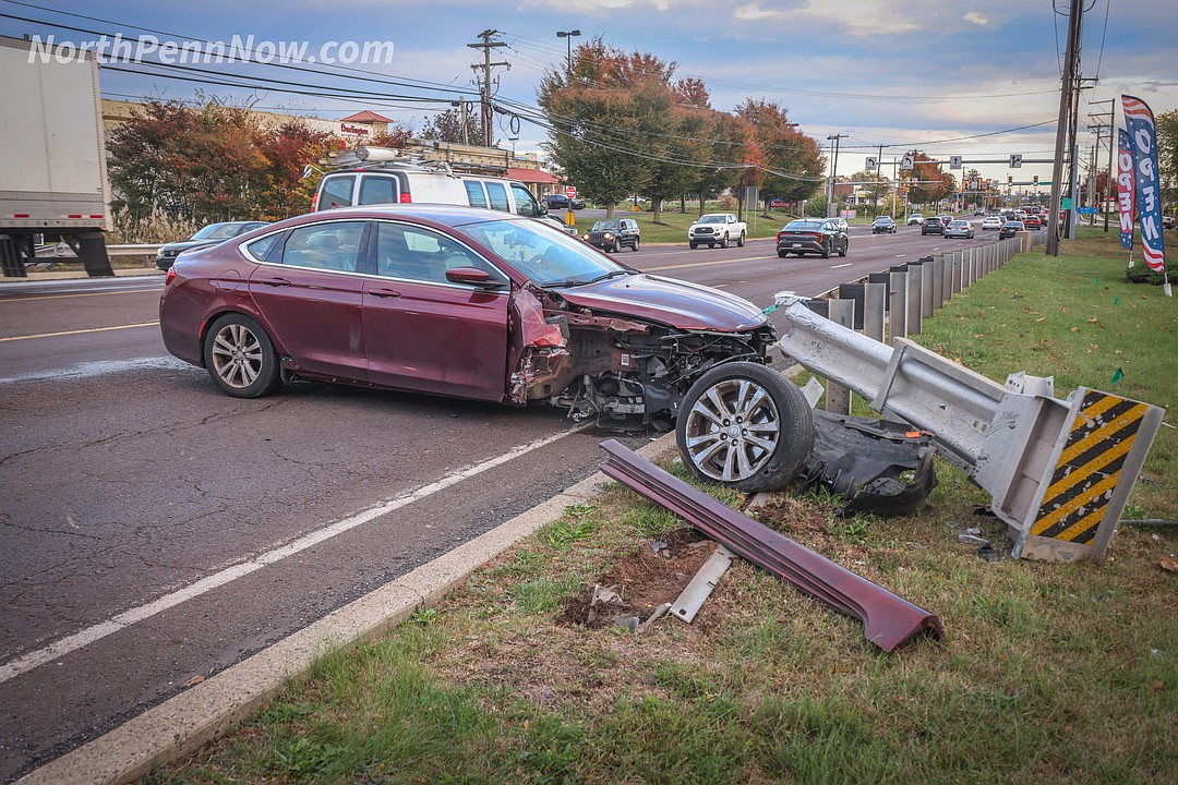 Driver hits guardrail, ripping wheel off car in Route 309 crash ...