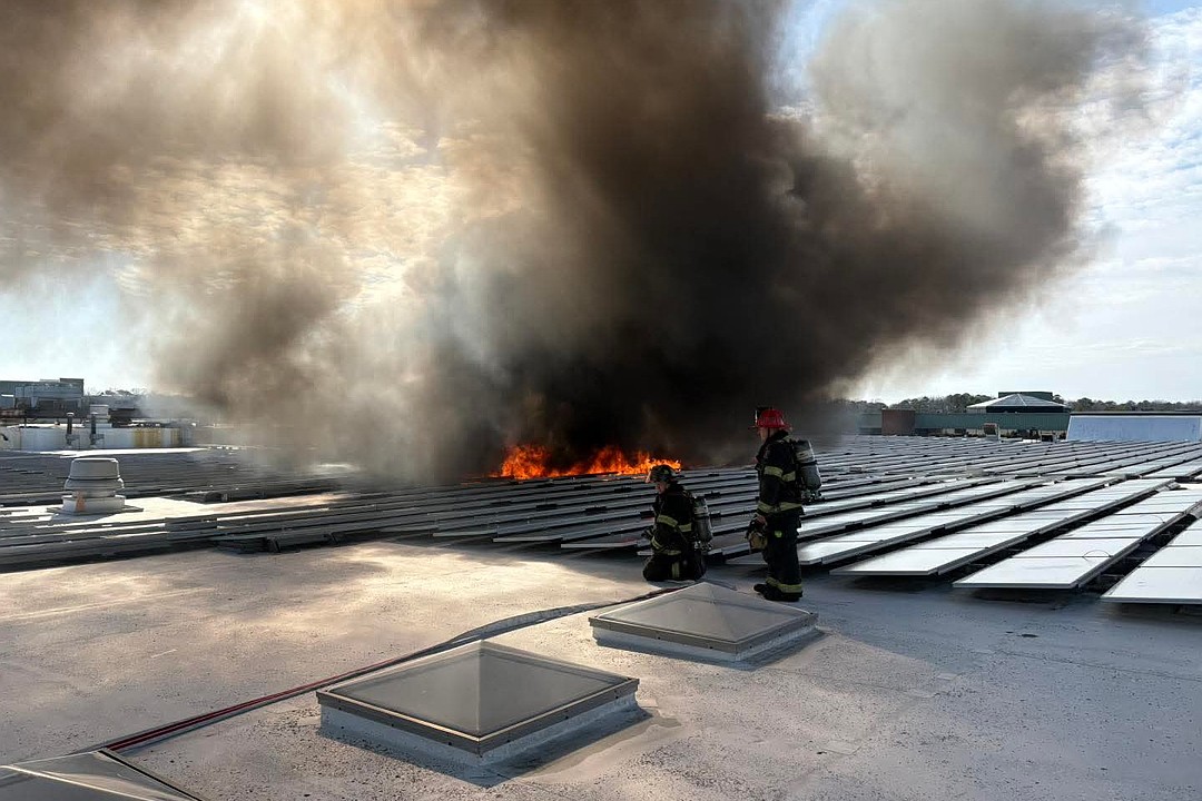 EHT firefighters battle blaze at ShopRite - DownBeach
