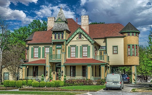 Kelli Dilday Discusses Architecture Styles that Have Influenced ...