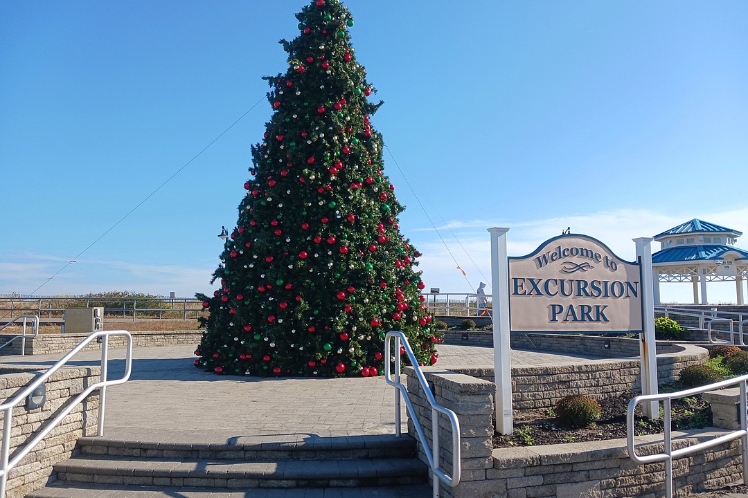 Sea Isle's Towering Holiday Tree Returns, But in New Version - SeaIsle News