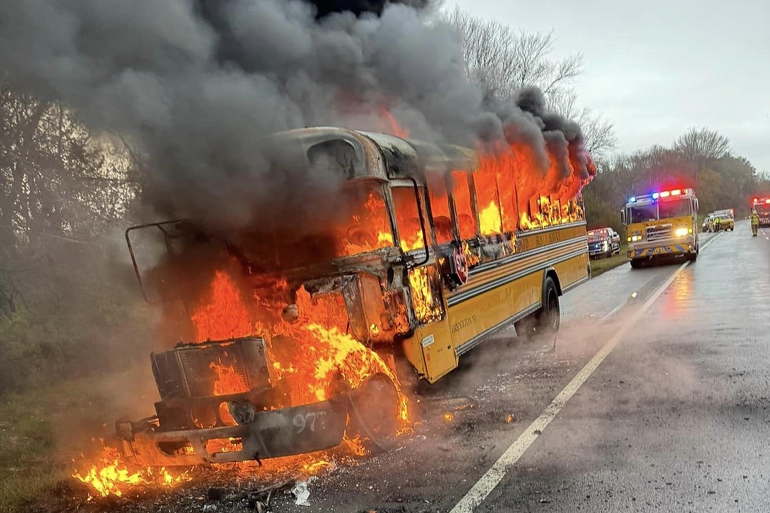 School Bus Driver Hailed as Hero for Evacuating Students During Fire ...